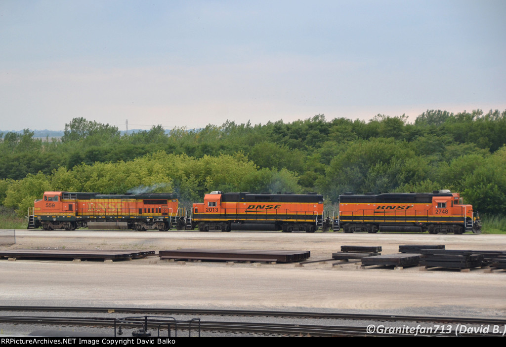 BNSF 2748